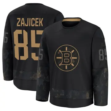 Boston Bruins Jerseys, Hoodies and T-Shirts - Bruins Store